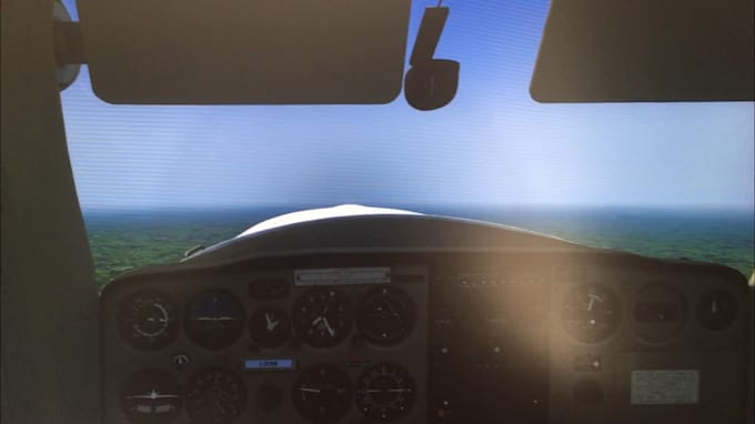Teach you how to fly a cessna 152 or 172 on flight simulator by Bennie ...