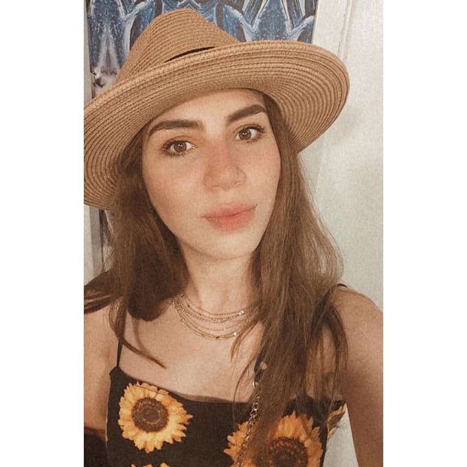 Record a video talking about your product in spanish by Saraireyes | Fiverr