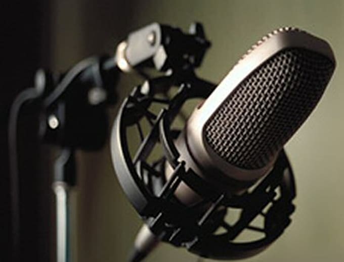 Create a custom hiphop hook for you on your choice of track by Majordca ...