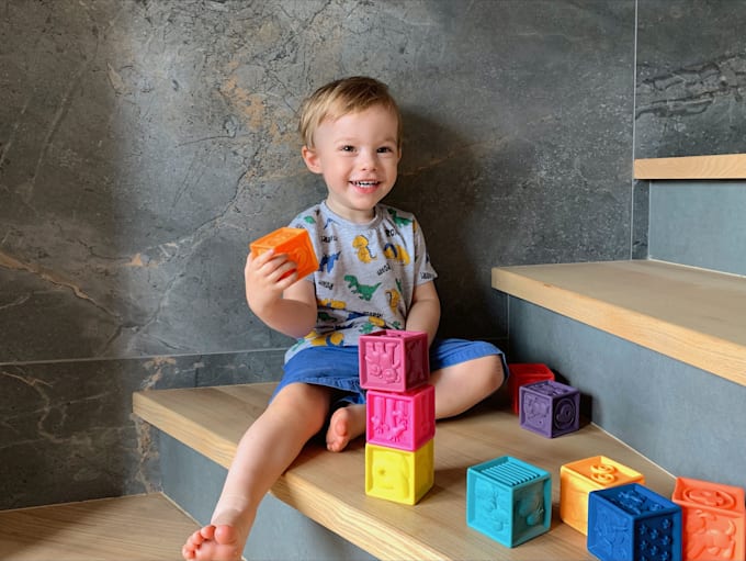 Shoot professional photos and videos with my baby model by Victoriaxro ...