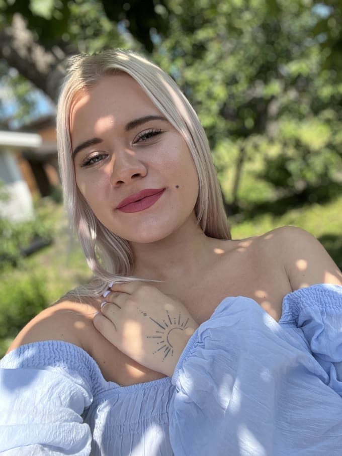 Create a perfect selfie style video by Andzelikaooo | Fiverr