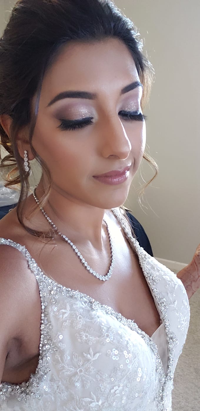 Give professional makeup consultation 15 years of experience by ...