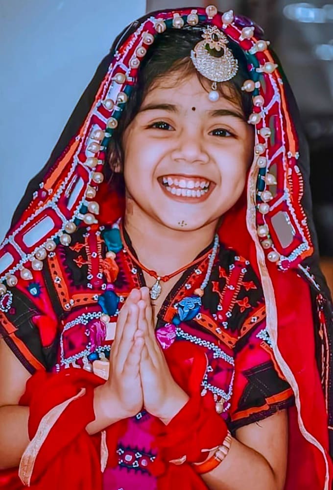 Create intro video, videos editor, i make thumbnails, 2danimations ...