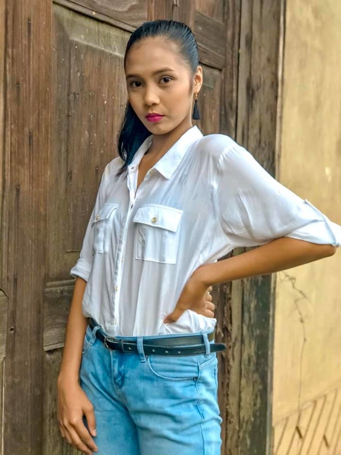 Be your professional female model for your product by Gibrica | Fiverr