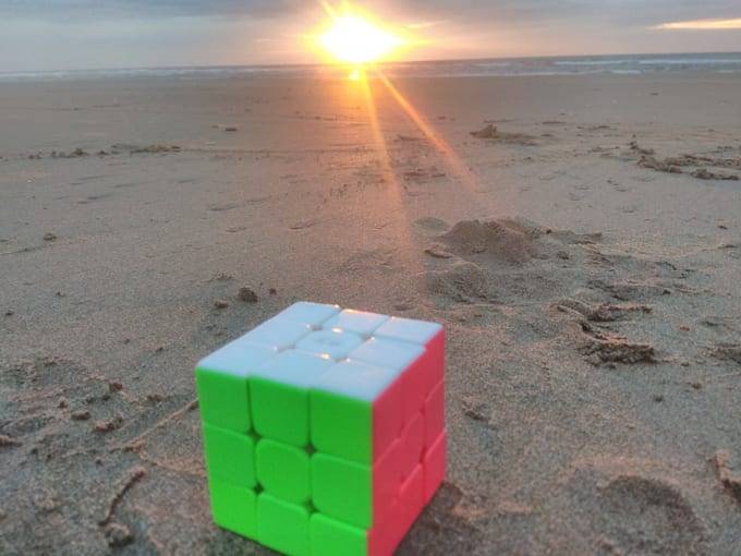 Teach to assemble the rubiks cube fast, 10sec by Andrespauta85 | Fiverr