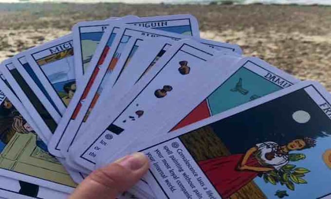 Make personal action plan with a art oracle deck analytic reading in ...