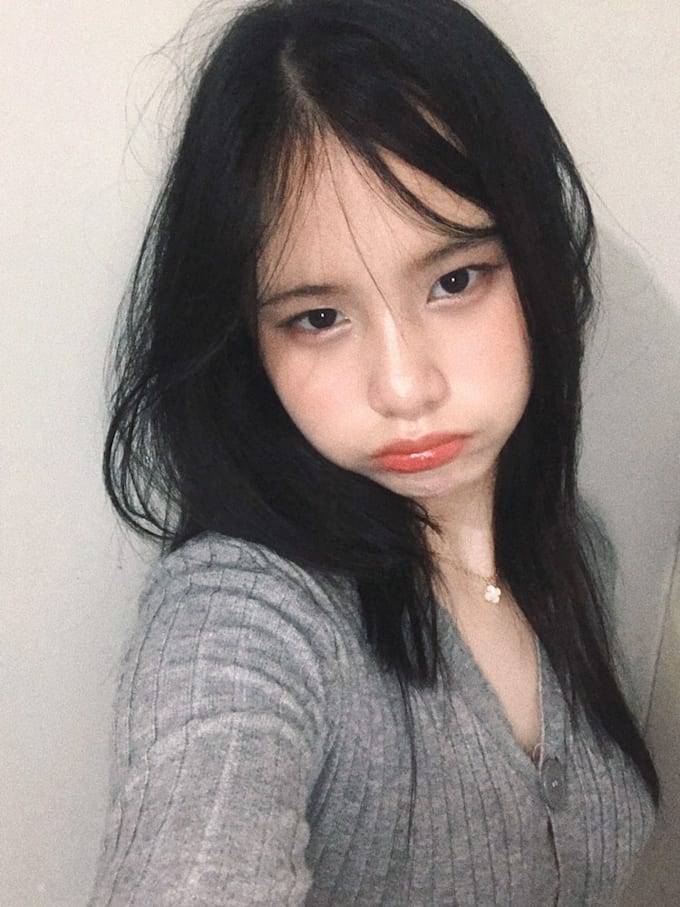 Be your female model for your brand or product by Angelaarayata | Fiverr