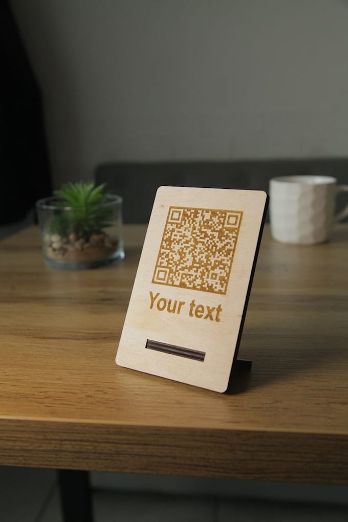 Creat for you a luxury professional a qr code with your logo in 1 hour ...