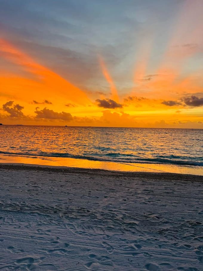 Create bespoke user generated content around your brand by Shahanajalil ...