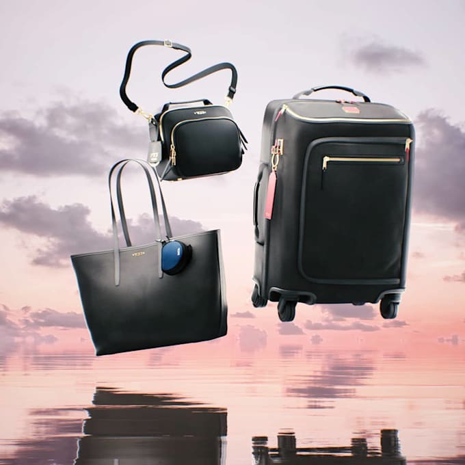Do 3d cruixie bag animation, 3d suitcase animation design, 3d product ...