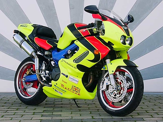 Give 40 downloads in uk app store for your ios free app by Kdpahak | Fiverr