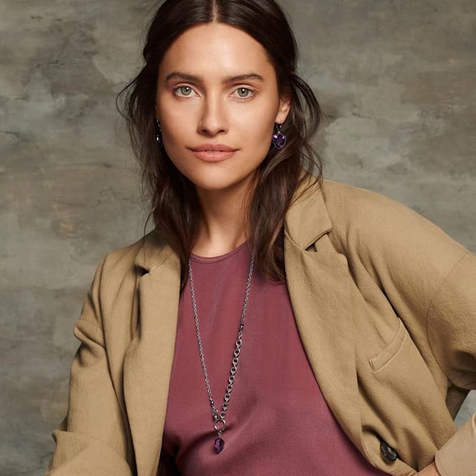 Be your professional female model and your brand model by Huganisos ...