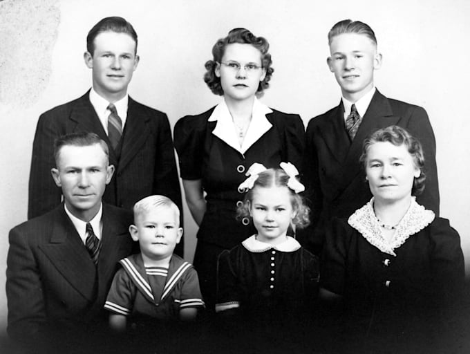 Track your family tree history and create a detailed and accurate ...