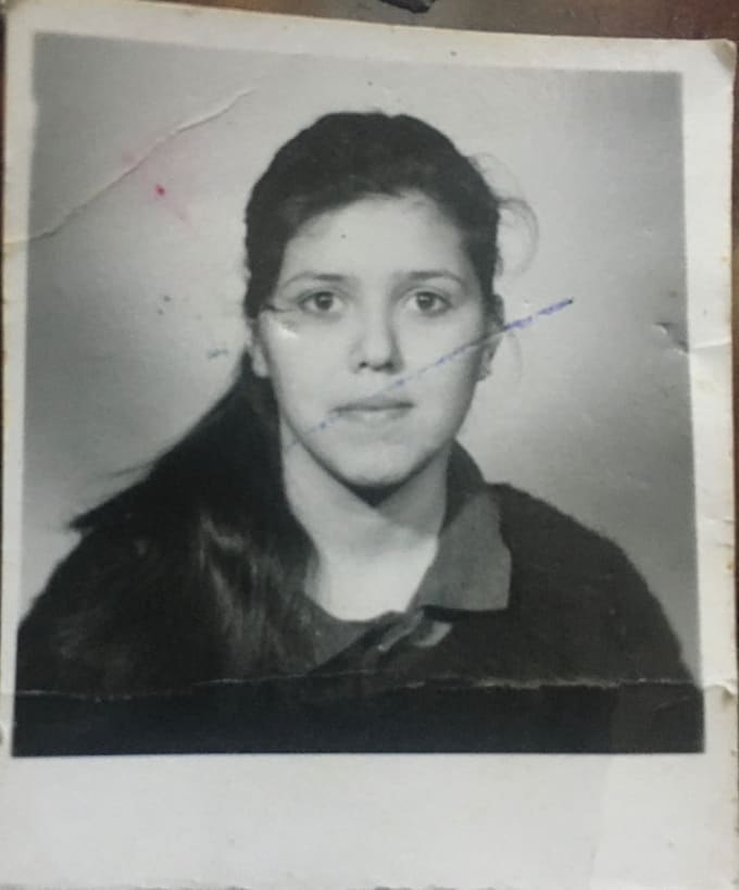 Recondition old photos and make them look really new n nice by ...