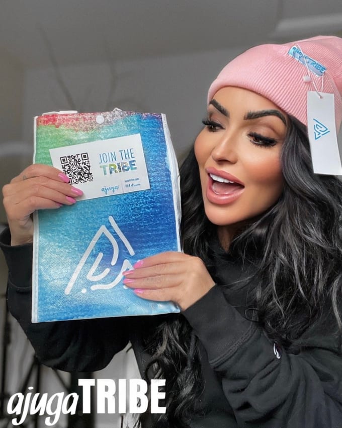 Be your female spokesmodel for your brand by Talbakker | Fiverr