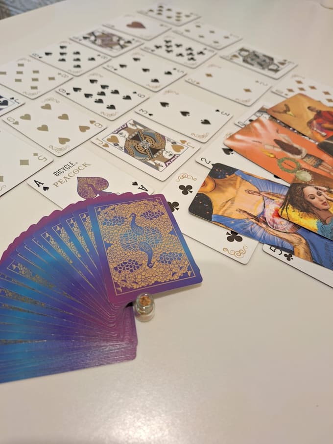 Do a poker tarot and card reading and answer your questions by Mila ...