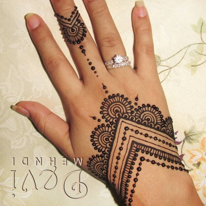 Featuring the latest designs of henna art by Gayathiridhevi | Fiverr