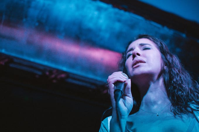 Be your powerful rnb voice in english and spanish by Mariamorenasvoz ...