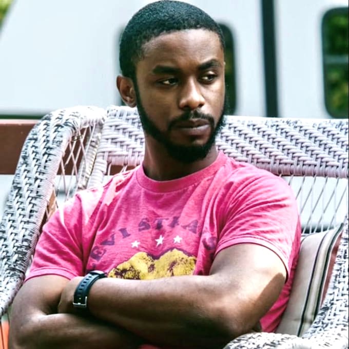 Do a professional male voice for commercials by Chazminwillis12 | Fiverr