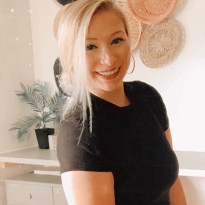 Read your script or ad in a natural female voice by Ashleyugc2 | Fiverr