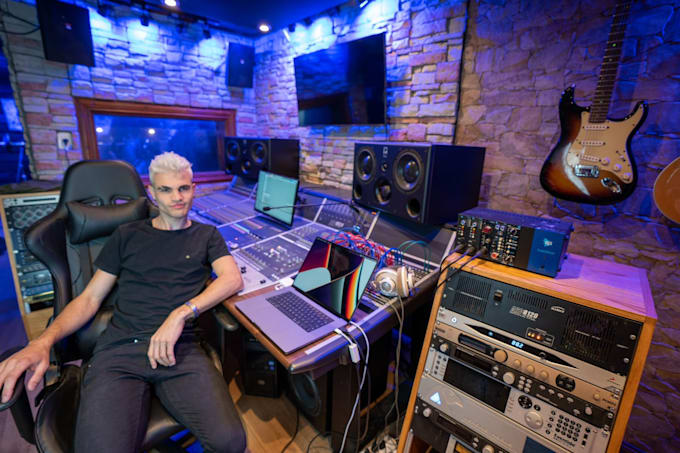 Be your professional male singer by Franciscodoyen | Fiverr