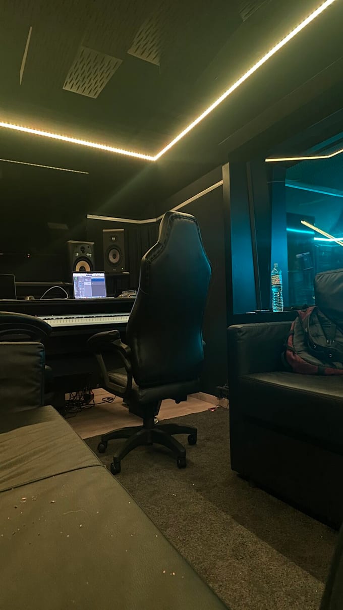 Professional tune your vocals by Ivn_prelude | Fiverr