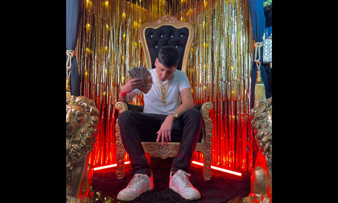 Be your male singer of reggaeton, trap, rap in spanish by Fermomusic ...