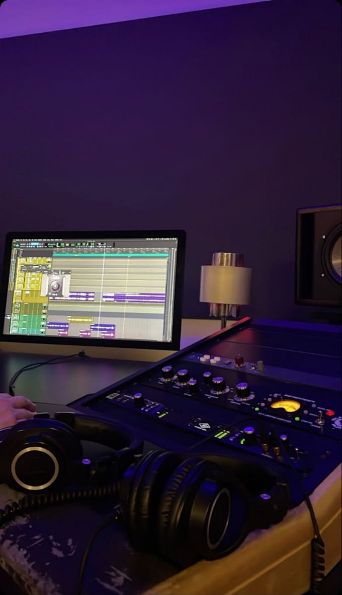 Compose and arrange a trap,rnb,experimental album by Eightfourstudio ...