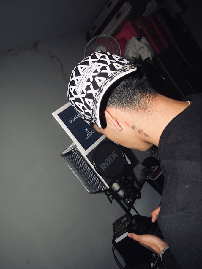 Be your male singer of trap, reggaeton, rap in spanish by Aluk4rd | Fiverr