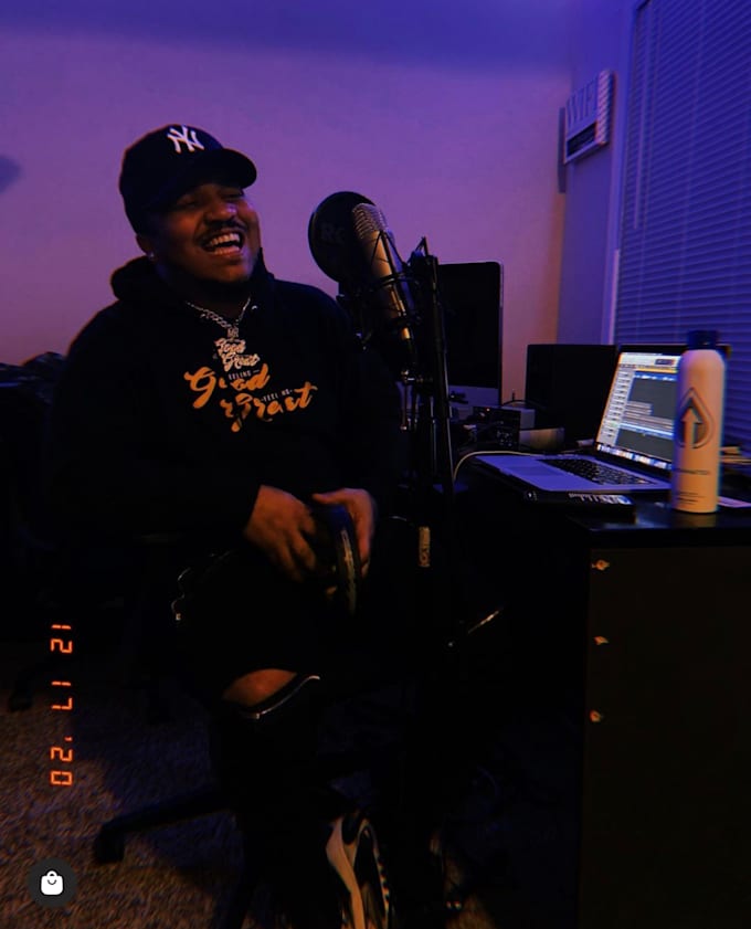 Write you a hook, verse, or a song by Ronnieeriic | Fiverr