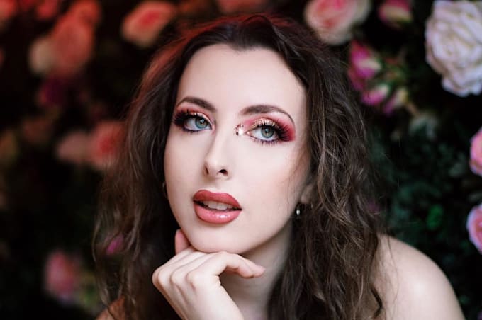 12 Best freelance female singers for hire in June 2024