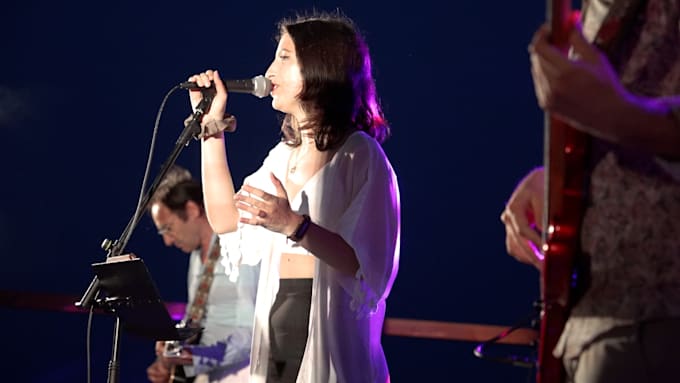 12 Best freelance singers & vocalists for hire in September 2024