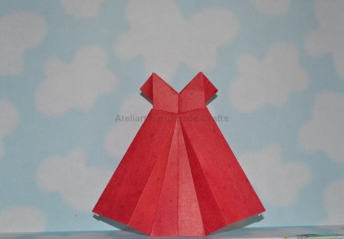 Make 6 origami dresses by Ateliart
