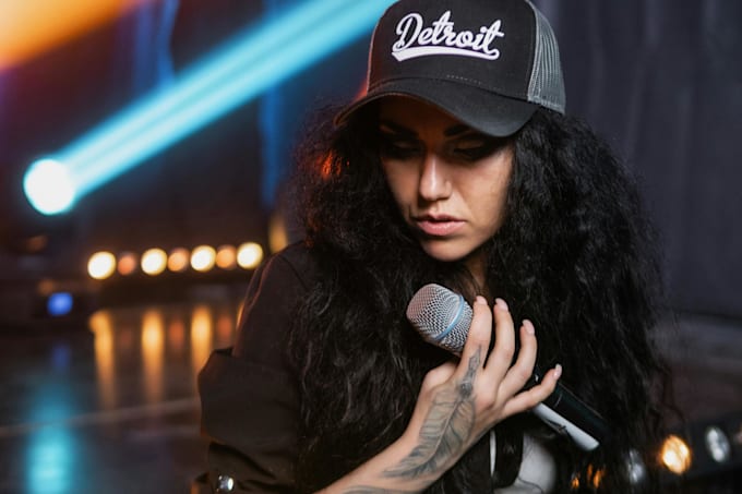 12 Best freelance female singers for hire in November 2024