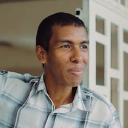 Translate your screenplay english to spanish and viceversa by Moises_d ...