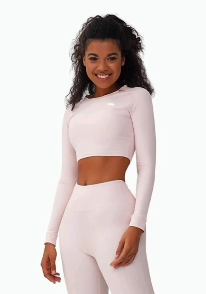 Do realistic body editing, edición de cuerpo, retouching by Erikaarz ...