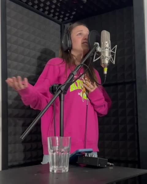 Female vocalist, singer, songwriter by Agustinapampin | Fiverr