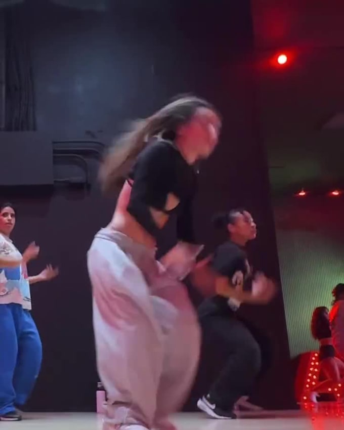 Do viral choreography dance video, group dance afrobeat tiktok dance twerk dance by Siennalyon ...