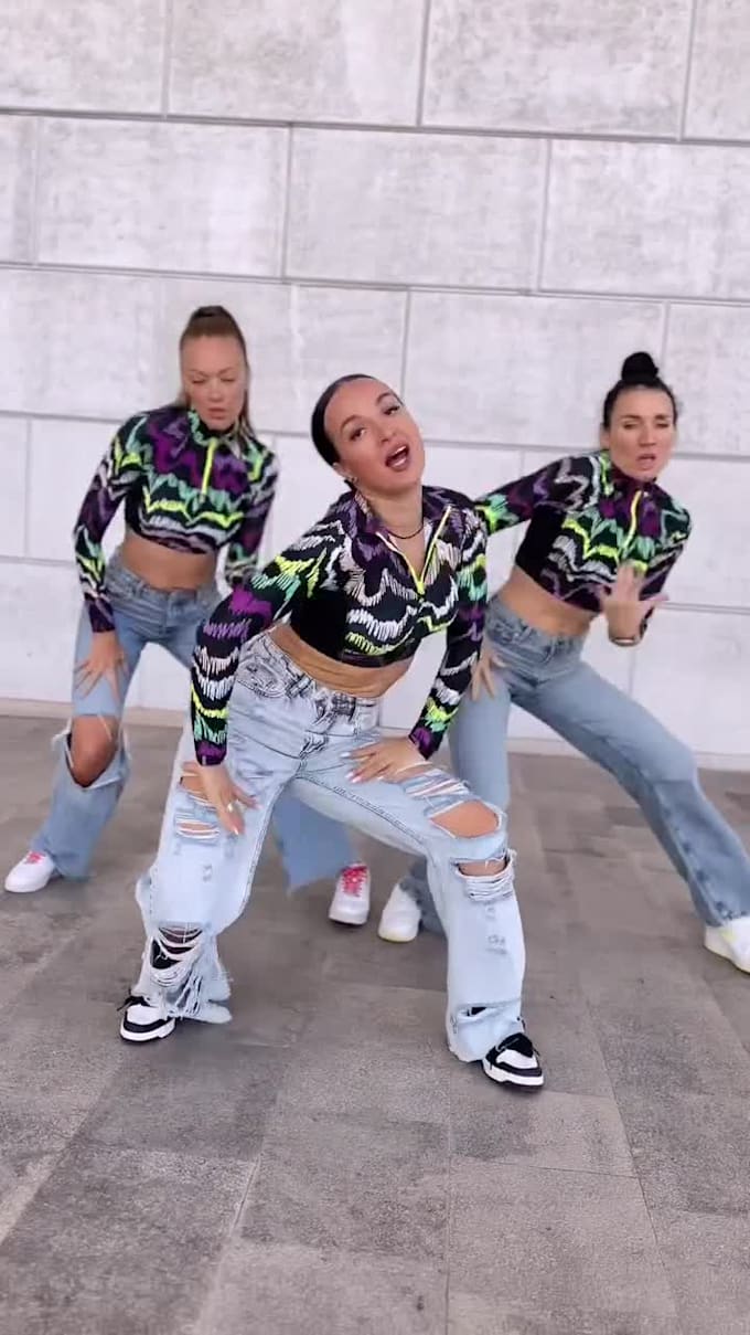 Do dance choreography, twerk dance, group dance to make your songs top ...