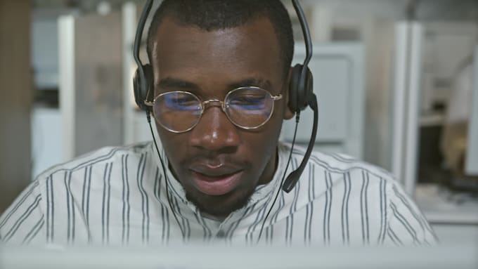 Reply your old and new customers on your behalf by Smart2341 | Fiverr