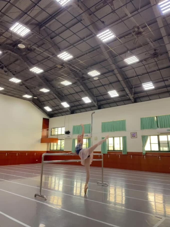 Teach ballet, stretching, tap, or chinese dance by Ting_hsin_chang | Fiverr