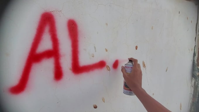 Write any name you want in red and black on the wall by Abode_almre ...