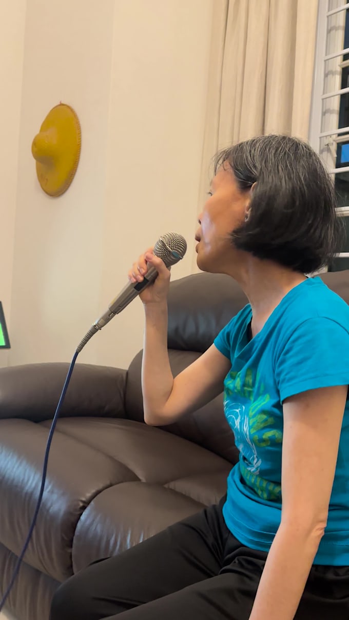 Be your pro female singer and sing any songs in chinese by Heng_hui_mei ...