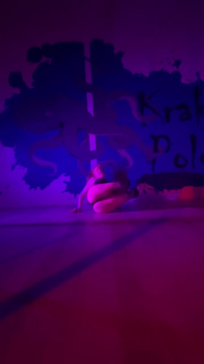 Create a twerk dance to promote your music on tik tok by Mariarytwerk | Fiverr