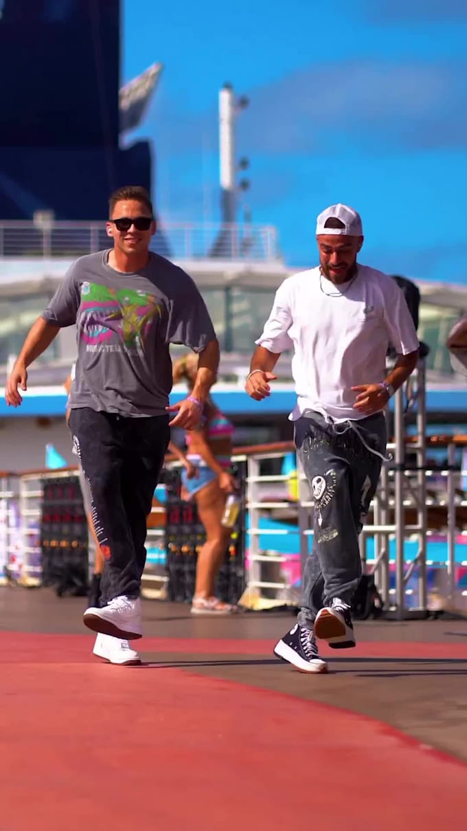 Tiktok dance, tik tok dance video, tiktok group dance to promote your ...