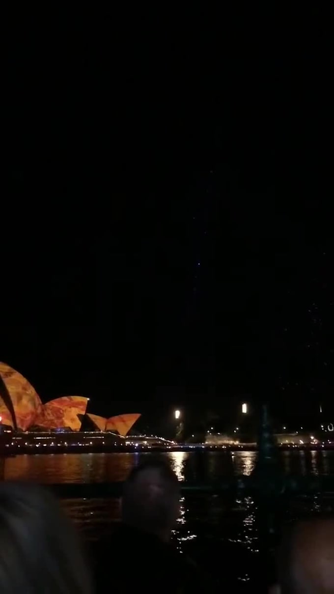 Faire une animation de spectacle de drones en 3d, animation vfx ...