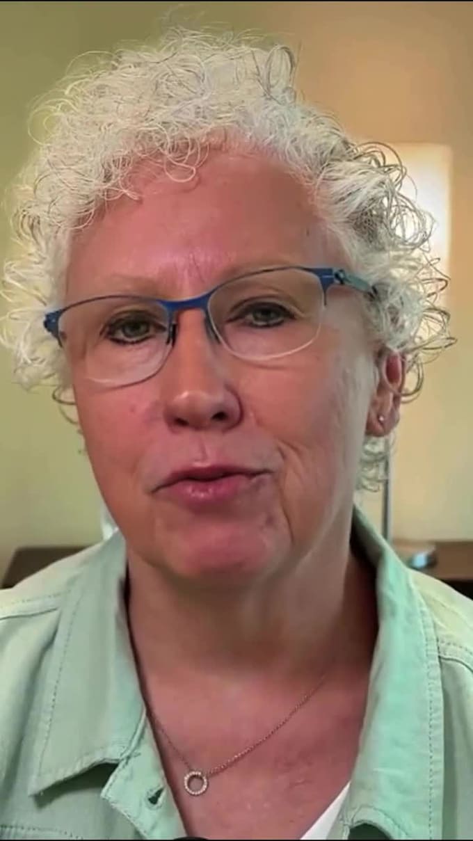 Natural senior woman spokesperson video testimonial ugc video ads ...