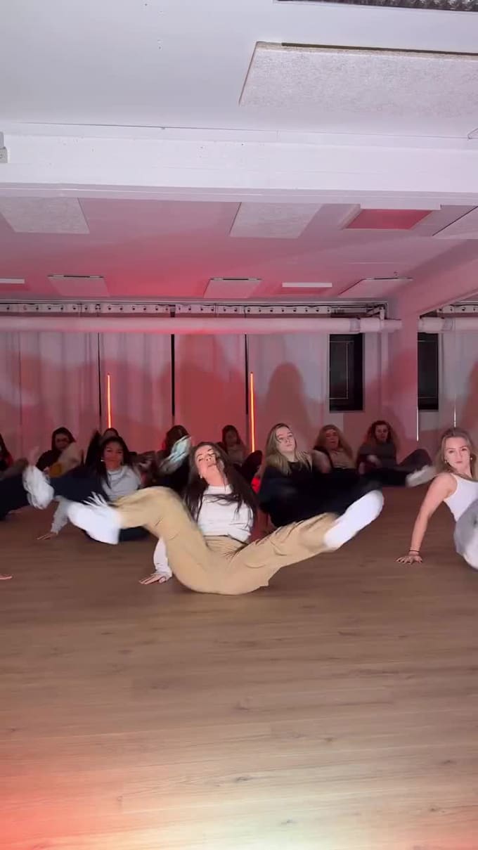 Do perfect tiktok dance twerk dance viral group dance by Limaid | Fiverr