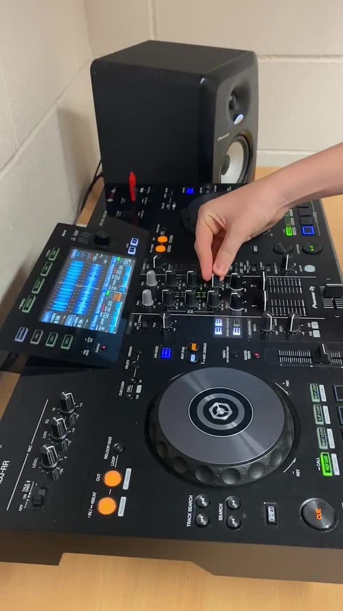 Create a 2 to 5 minute dj mix with songs of your choice by Krypticgrape ...