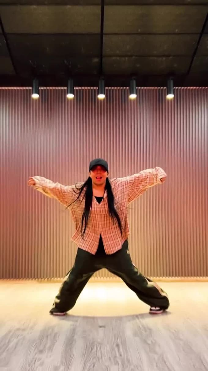 Create tik tok dance, group dance shuffle dance reels dance chorography by Berrydolls932 | Fiverr